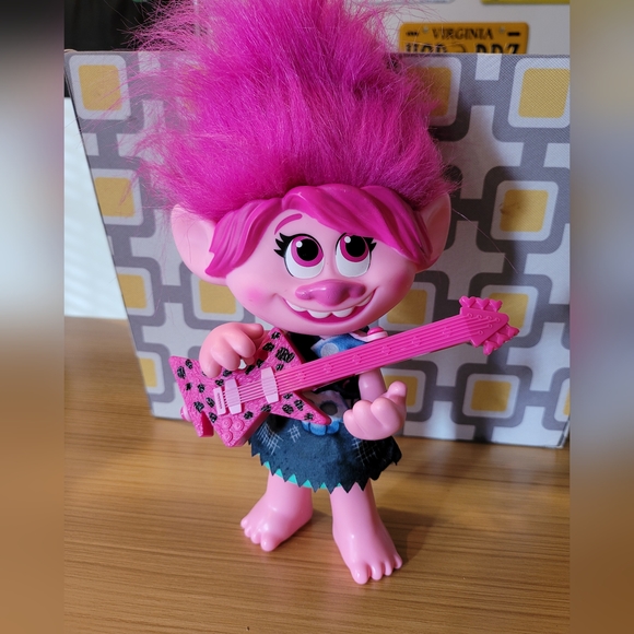 Dreamworks | Toys | Dreamworks Trolls World Tour Poptorock Poppy ...
